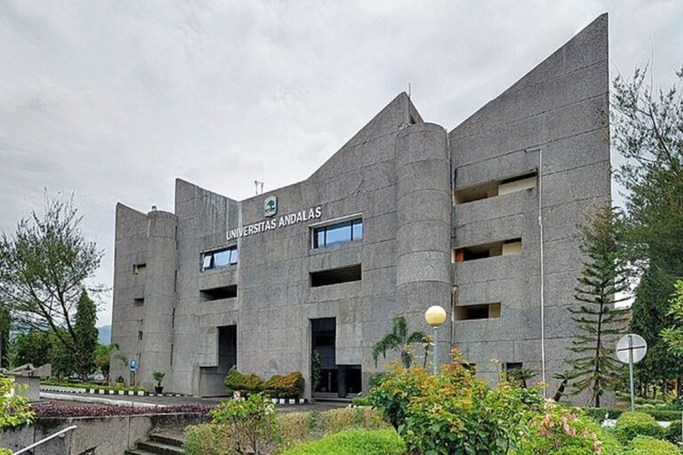 5 Universitas Keperawatan Terbaik di Indonesia (Akreditasi A)